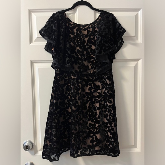 foxiedox | Dresses | Foxiedox Black And Nude Velvet Lace Dress | Poshmark